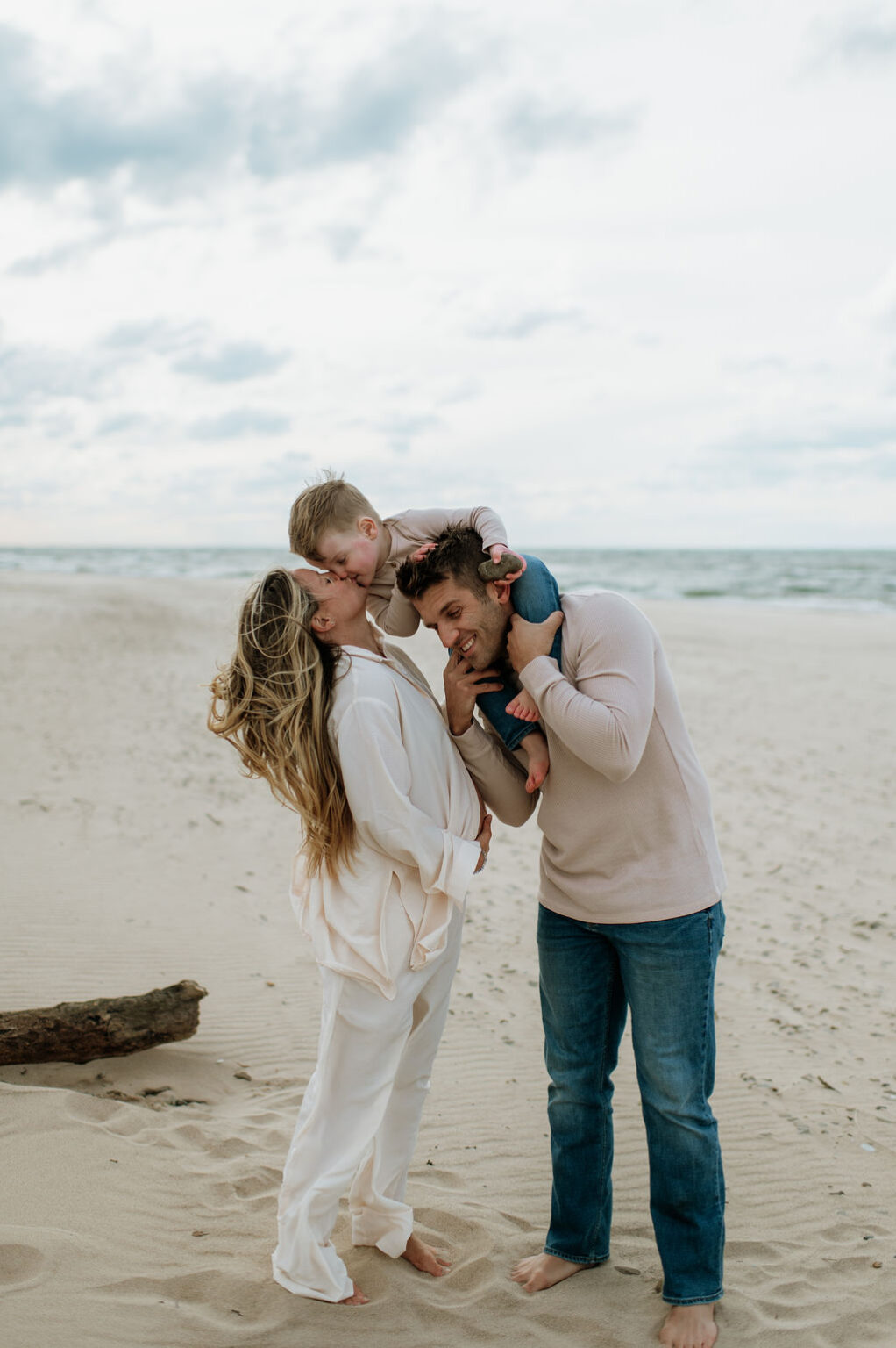 Windy Family/Maternity Photoshoot at Indiana Dunes National Park ...